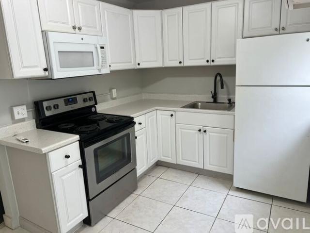 1 BR, 1 BA Apartment 1301 Northeast 6th Street, Unit 2, Fort Lauderdale, FL 33304