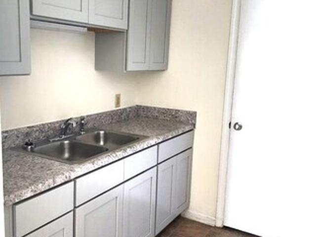 1 BR, 1 BA Apartment 1304 E 10th St, Unit D, Greenville, NC 27858