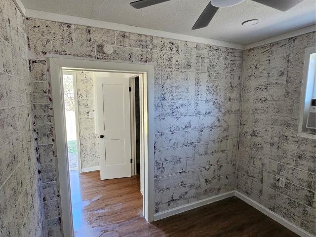 1 BR, 1 BA Apartment 1305 Stowell Street, Anahuac, TX 77514
