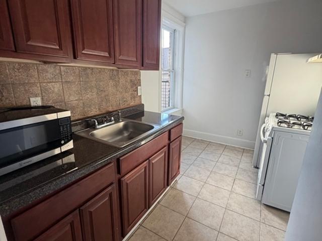 1 BR, 1 BA Apartment 130 W 47th St, Unit 32, Bayonne, NJ 07002