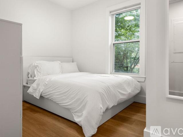 1 BR, 1 BA Apartment 130 Fisher Ave, Unit 2, Boston, MA 02120