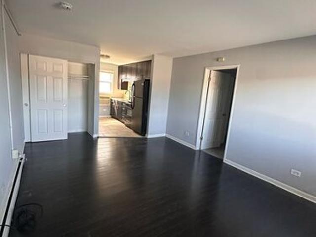 1 BR, 1 BA Apartment 130 North President Street, Unit 174, Wheaton, IL 60187