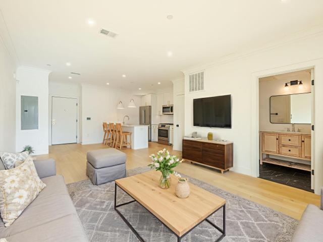 1 BR, 1 BA Apartment 1317 11th St NW, Washington, DC 20001