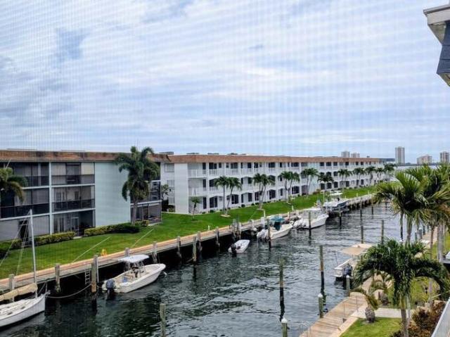1 BR, 1 BA Apartment 131 Doolen Court, North Palm Beach, FL 33408