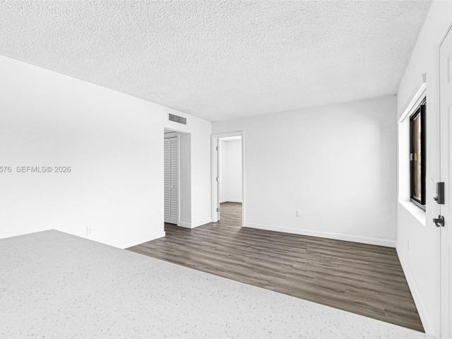 1 BR, 1 BA Apartment 13210 Memorial Highway, North Miami, FL 33161