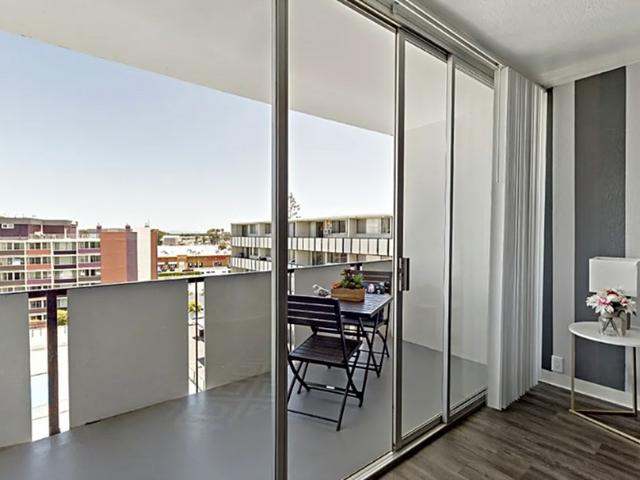 1 BR, 1 BA Apartment 1321 Marshall Street Unit 501, Redwood City, CA 94063