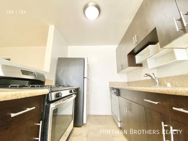 1 BR, 1 BA Apartment 1326 N Flores St, West Hollywood, CA 90069