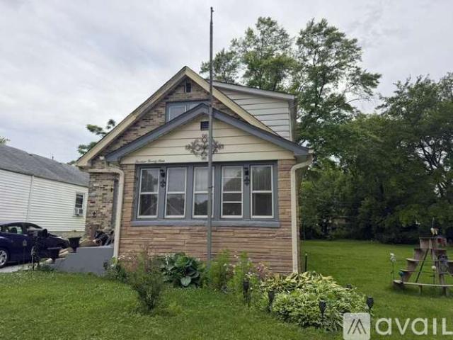 1 BR, 1 BA Apartment 1329 South 89th Street, Unit Lower, West Allis, WI 53214