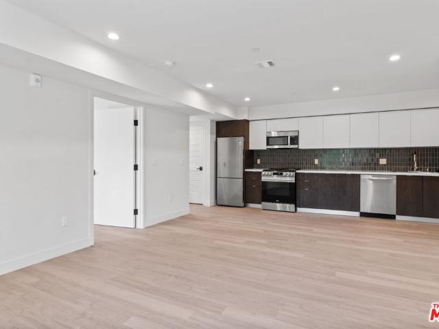 1 BR, 1 BA Apartment 132 Rosemont Avenue, Los Angeles, CA 90026
