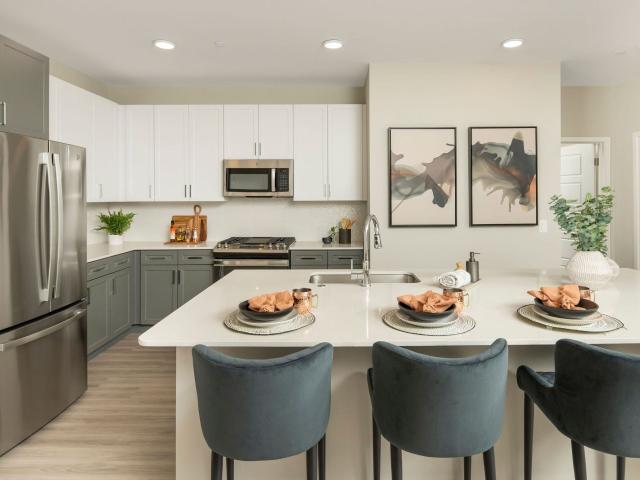 1 BR, 1 BA Apartment 1333 W Parklane Blvd. Unit 285, Chandler, AZ 85224