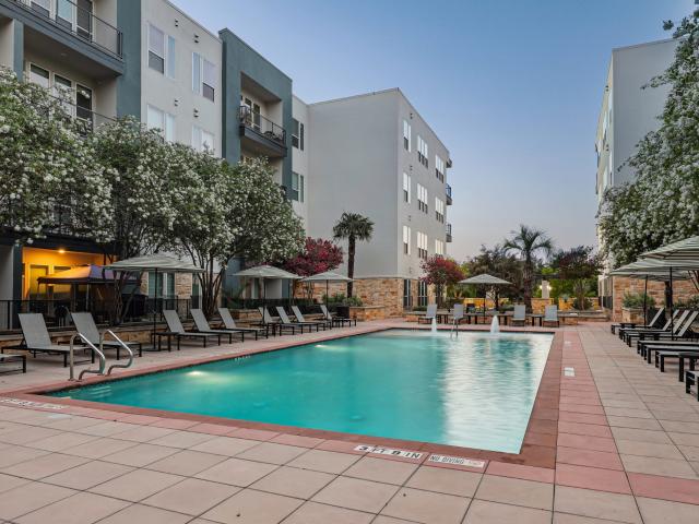1 BR, 1 BA Apartment 1334 Shore District Dr, Austin, TX 78741