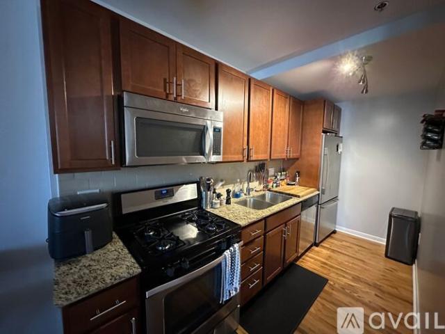 1 BR, 1 BA Apartment 1337 W Fargo Ave, Unit 207, Chicago, IL 60626