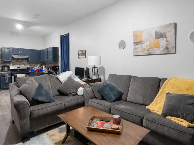 1 BR, 1 BA Apartment 1337 West Huron Street, Chicago, IL 60642