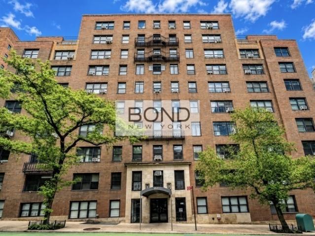 1 BR, 1 BA Apartment 137 East 38th Street, New York, NY 10016