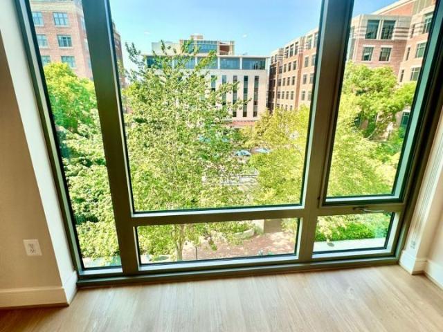 1 BR, 1 BA Apartment 1355 17th Street Northwest Unit 403, Washington, DC 20036