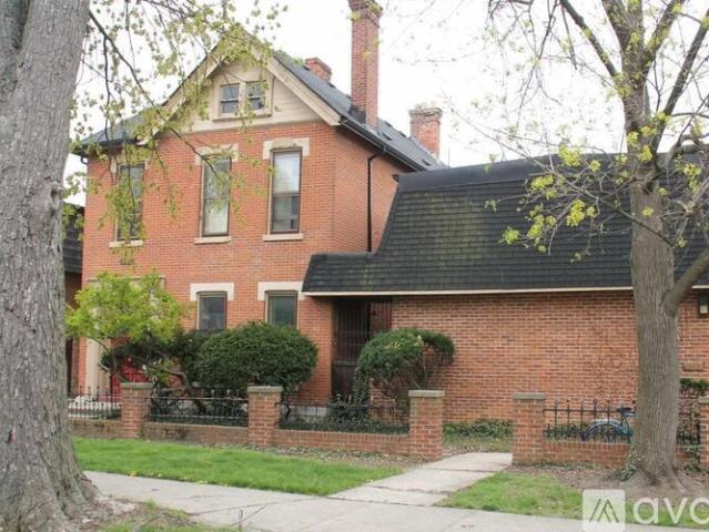 1 BR, 1 BA Apartment 1360 Highland Street, Unit Apt B, Columbus, OH 43201