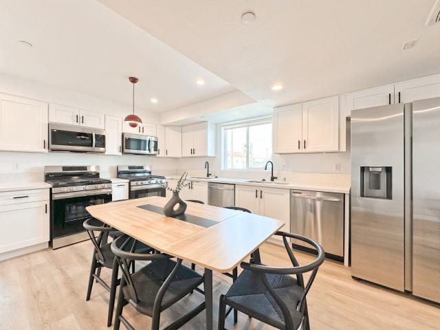 1 BR, 1 BA Apartment 1361 West 35th Street Unit 1361 W 35th St 201 Private Bathroom, Los Angeles, CA 90007