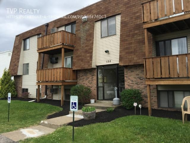 1 BR, 1 BA Apartment 136 APT I Fox Hill Lane, Elyria, OH 44035
