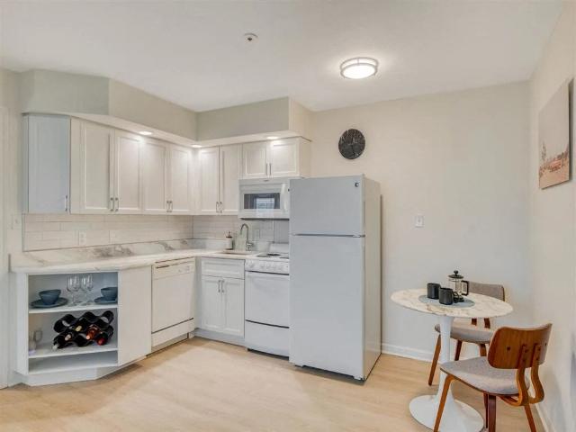1 BR, 1 BA Apartment 1380 Piccard Dr Unit 336, Rockville, MD 20850