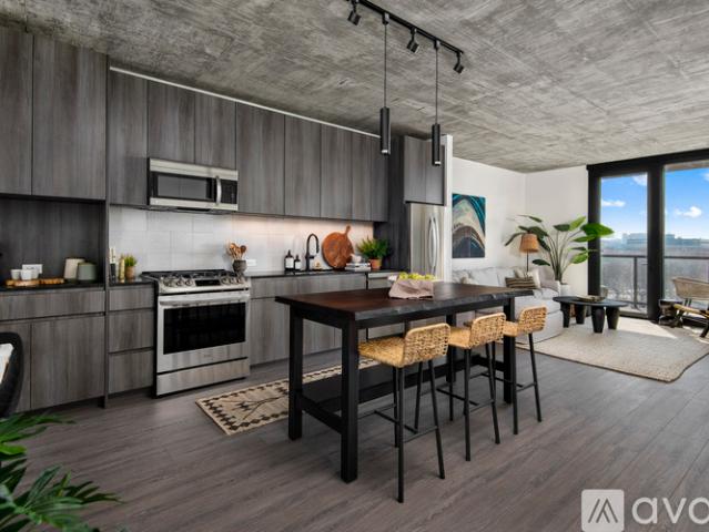 1 BR, 1 BA Apartment 1380 W Randolph St, Unit 913, Chicago, IL 60607