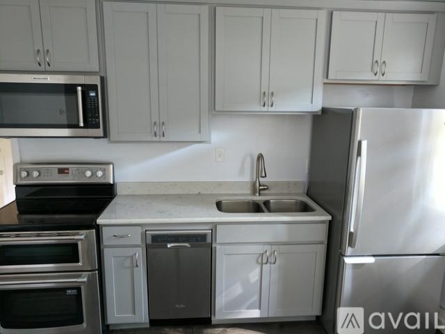 1 BR, 1 BA Apartment 13813 Cedar Road, Unit #103, South Euclid, OH 44118