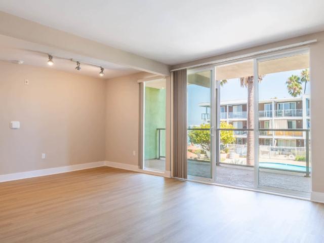 1 BR, 1 BA Apartment 13900 Fiji Way Unit 107, Marina del Rey, CA 90292