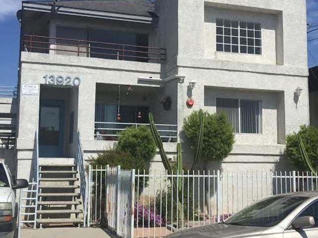 1 BR, 1 BA Apartment 13920 Doty Avenue, Hawthorne, CA 90250