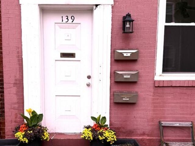 1 BR, 1 BA Apartment 139 S 17th St, Unit 2, Pittsburgh, PA 15203