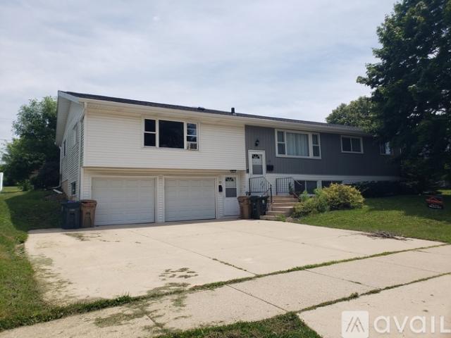 1 BR, 1 BA Apartment 13 Meadowlark Dr, Unit 13, Madison, WI 53714