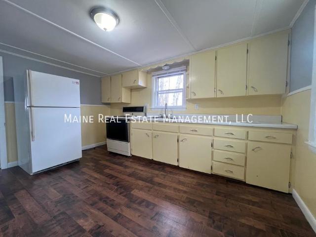 1 BR, 1 BA Apartment 1 Collins St. Apt Waterville, ME 04901