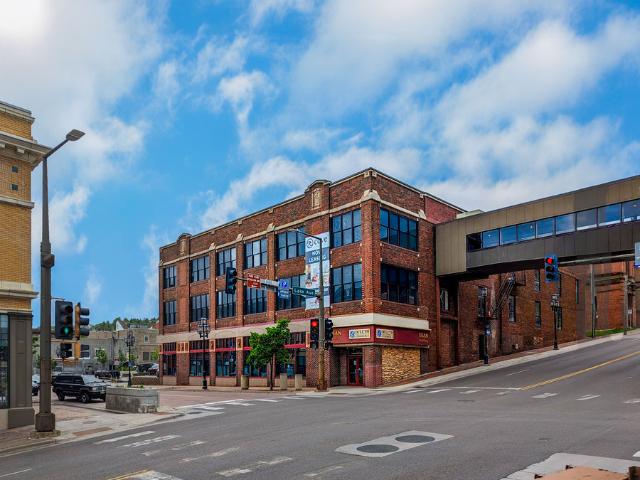 1 BR, 1 BA Apartment 1 E 1st St, Duluth, MN 55802