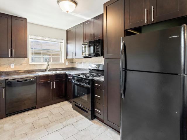1 BR, 1 BA Apartment 1 Pikeview Lane Unit 095, Woodbridge, NJ 07095