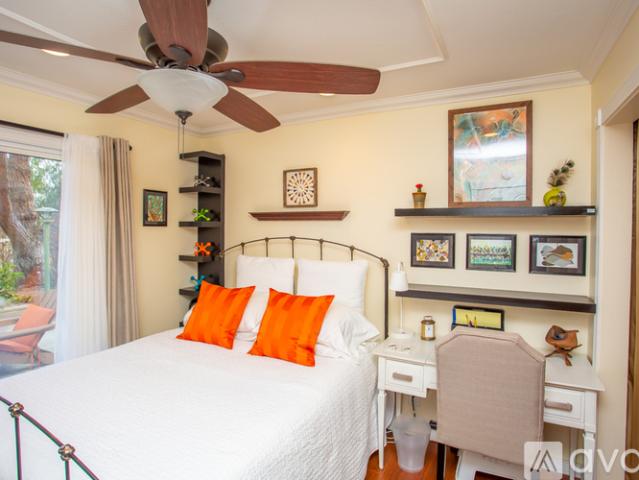 1 BR, 1 BA Apartment 2407 Sonora Court, Unit 2, Carlsbad, CA 92010