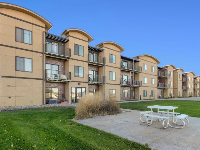 1 BR, 1 BA Apartment 2412 E 4th St Unit 303, Pierre, SD 57501