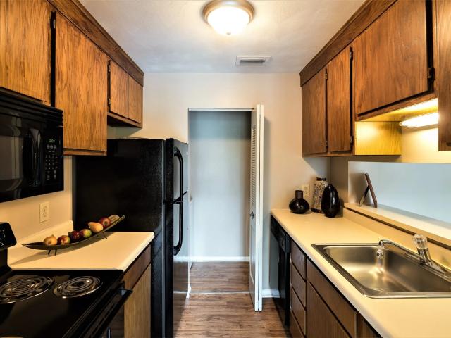 1 BR, 1 BA Apartment 2416 E Stone Dr Unit 600 600B, Kingsport, TN 37660