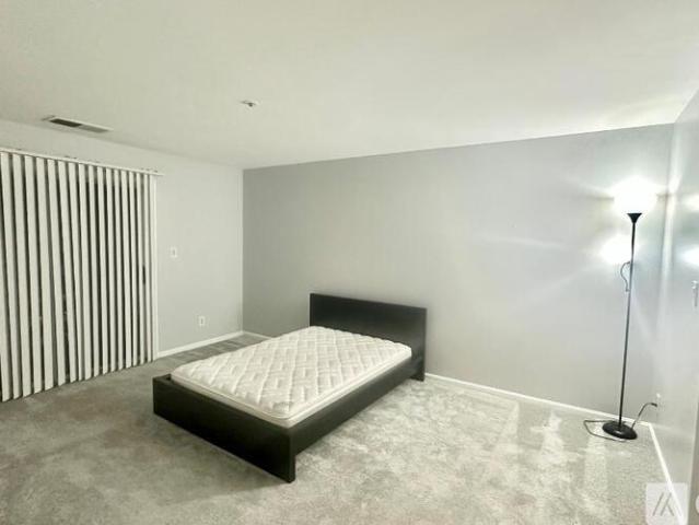 1 BR, 1 BA Apartment 244 South Reynolds Street, Unit 306, Alexandria, VA 22304