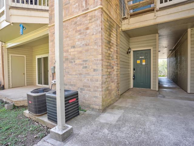 1 BR, 1 BA Apartment 2450 Wickersham Lane, Austin, TX 78741