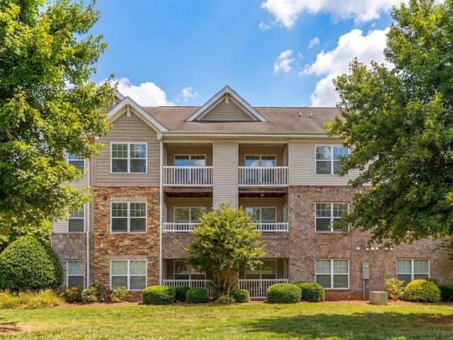1 BR, 1 BA Apartment 2454 Hillcrest Center Circle Unit 101, Winston Salem, NC 27103