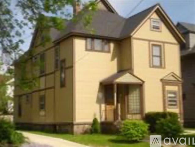 1 BR, 1 BA Apartment 246 Charles Ave SE, Unit 1, Grand Rapids, MI 49503