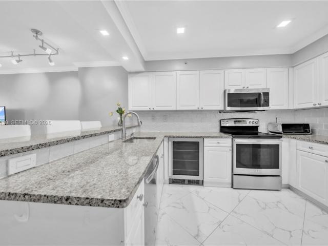 1 BR, 1 BA Apartment 2501 South Ocean Drive, Hollywood, FL 33019
