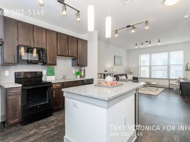 1 BR, 1 BA Apartment 250 West Lancaster Ave, Ft. Worth, TX 76102