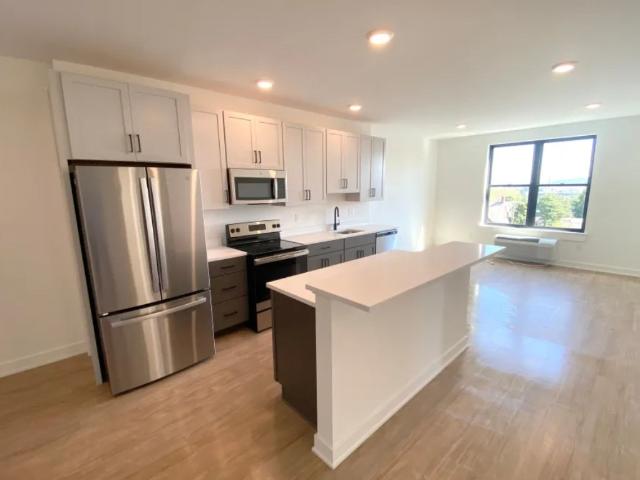 1 BR, 1 BA Apartment 250 East Broad Street Unit 212, Bethlehem, PA 18018