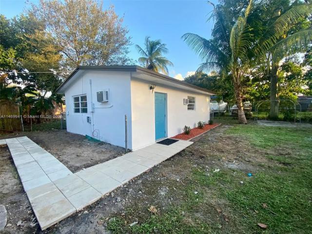 1 BR, 1 BA Apartment 2512 Grant St, Hollywood, FL 33020