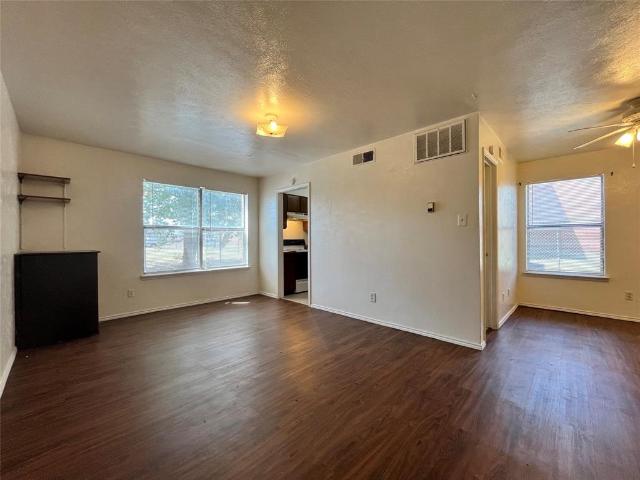 1 BR, 1 BA Apartment 2526 West Prairie Street, Denton, TX 76201