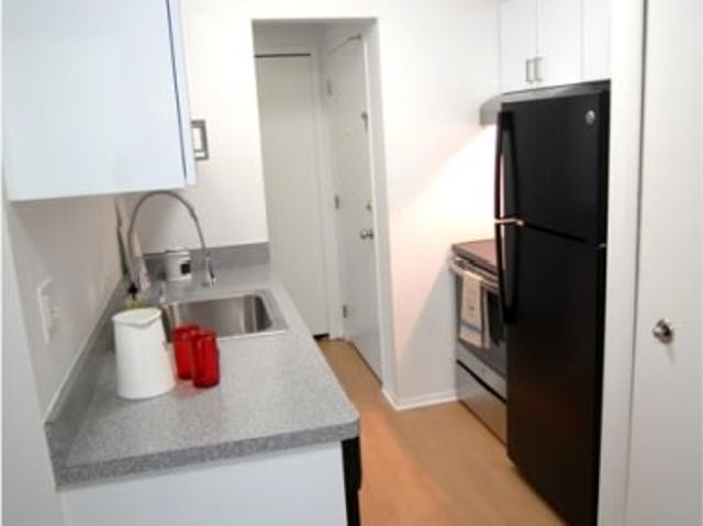 1 BR, 1 BA Apartment 2580 Oxford Road Unit B06, Berkley, MI 48072