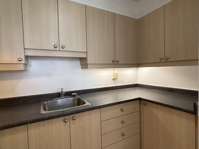 1 BR, 1 BA Apartment 263 MacLaren St, Ottawa, ON K2P 0M1