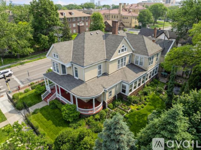 1 BR, 1 BA Apartment 2601 Portland Ave, Unit Carriage House, Minneapolis, MN 55407