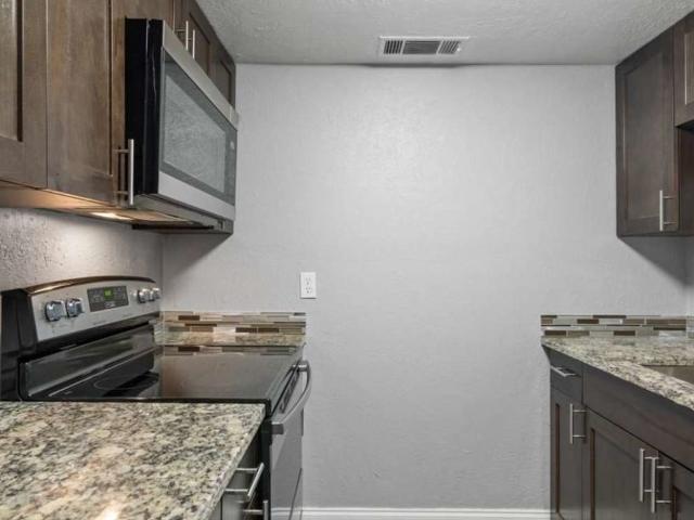 1 BR, 1 BA Apartment 2616 Mission Road Unit 014, Tallahassee, FL 32304