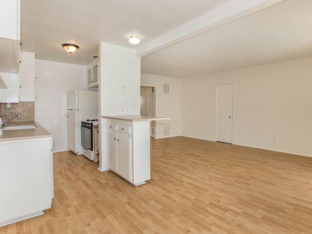 1 BR, 1 BA Apartment 2621 Centinela Ave Santa Monica, CA 90405