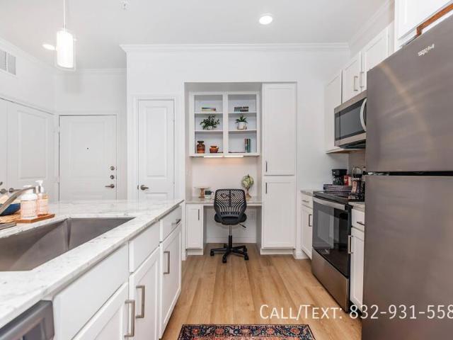 1 BR, 1 BA Apartment 2649 Austin St, Houston, TX 77004